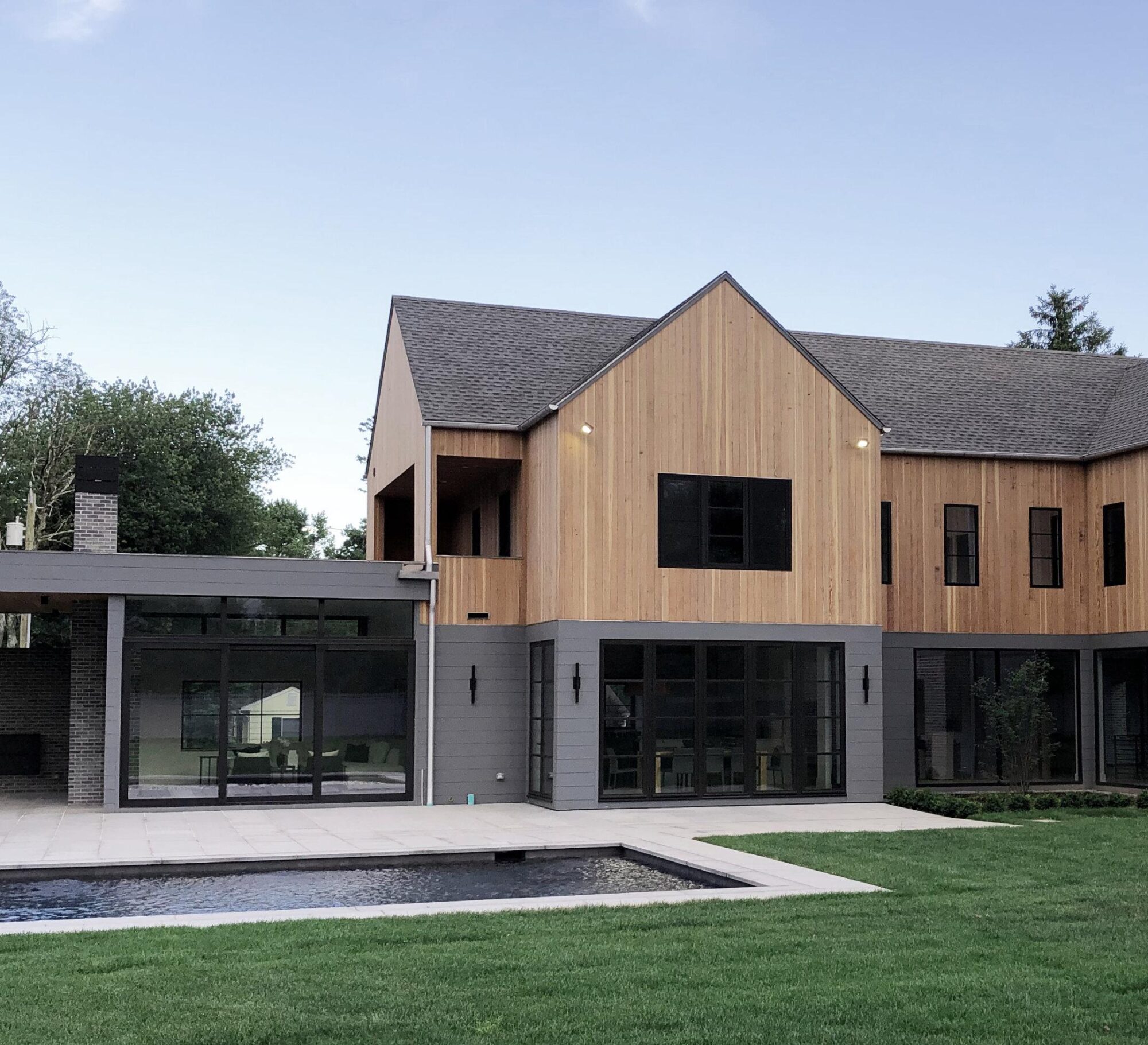 Flange vs. Flangeless Windows: Which is Right for Your Home?